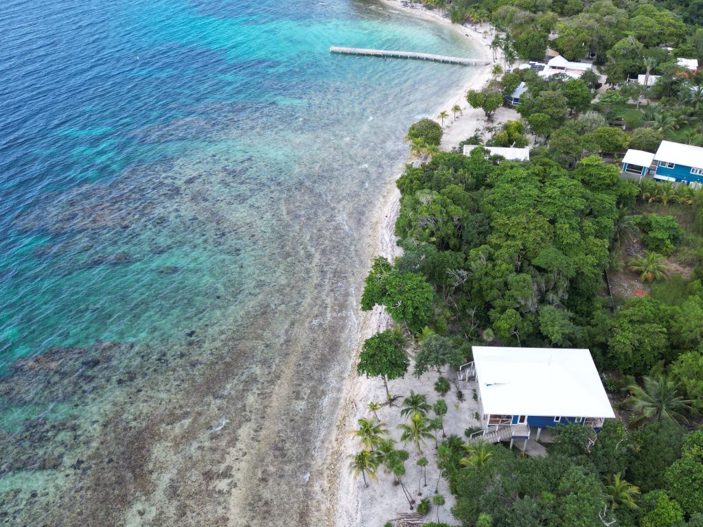 Oceanfront 3BD, 2BA House For Sale - Utila, Bay Islands $589,000 Ref#489