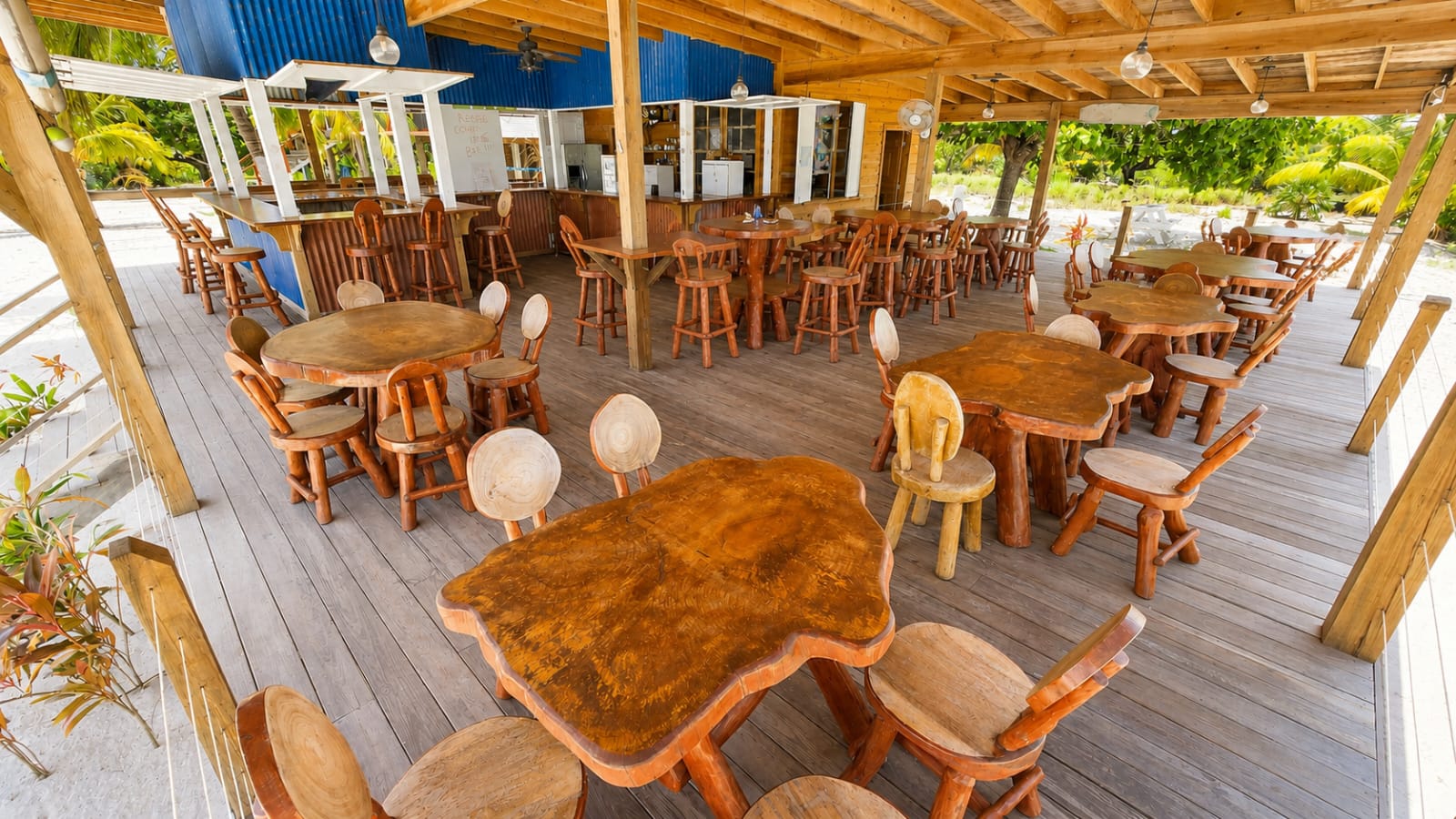 Beachfront bar/restaurant for sale Utila, Bay Islands $375K